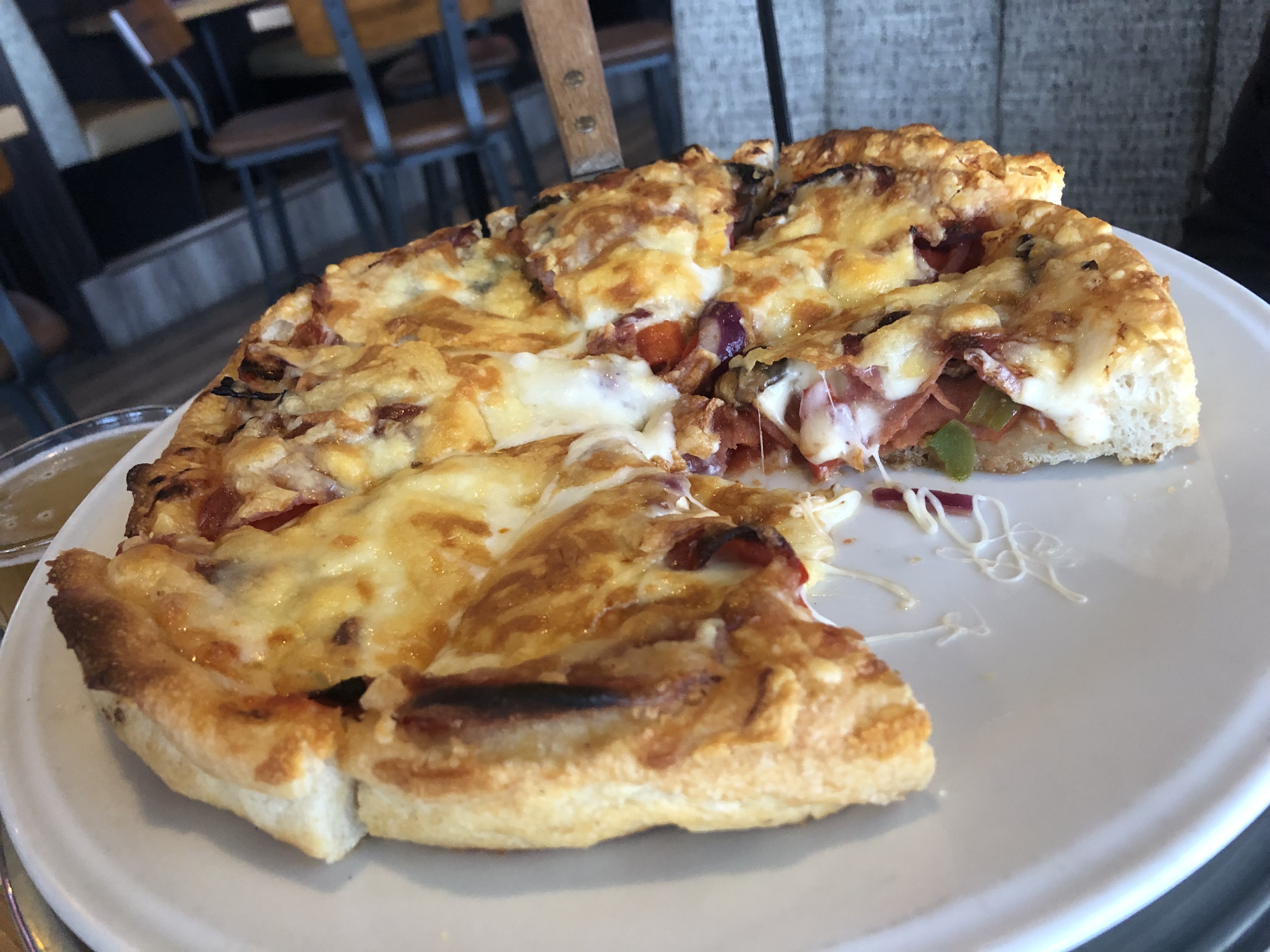 Newcastle Pub – Pizza, pizza! – Hitting the Sauce
